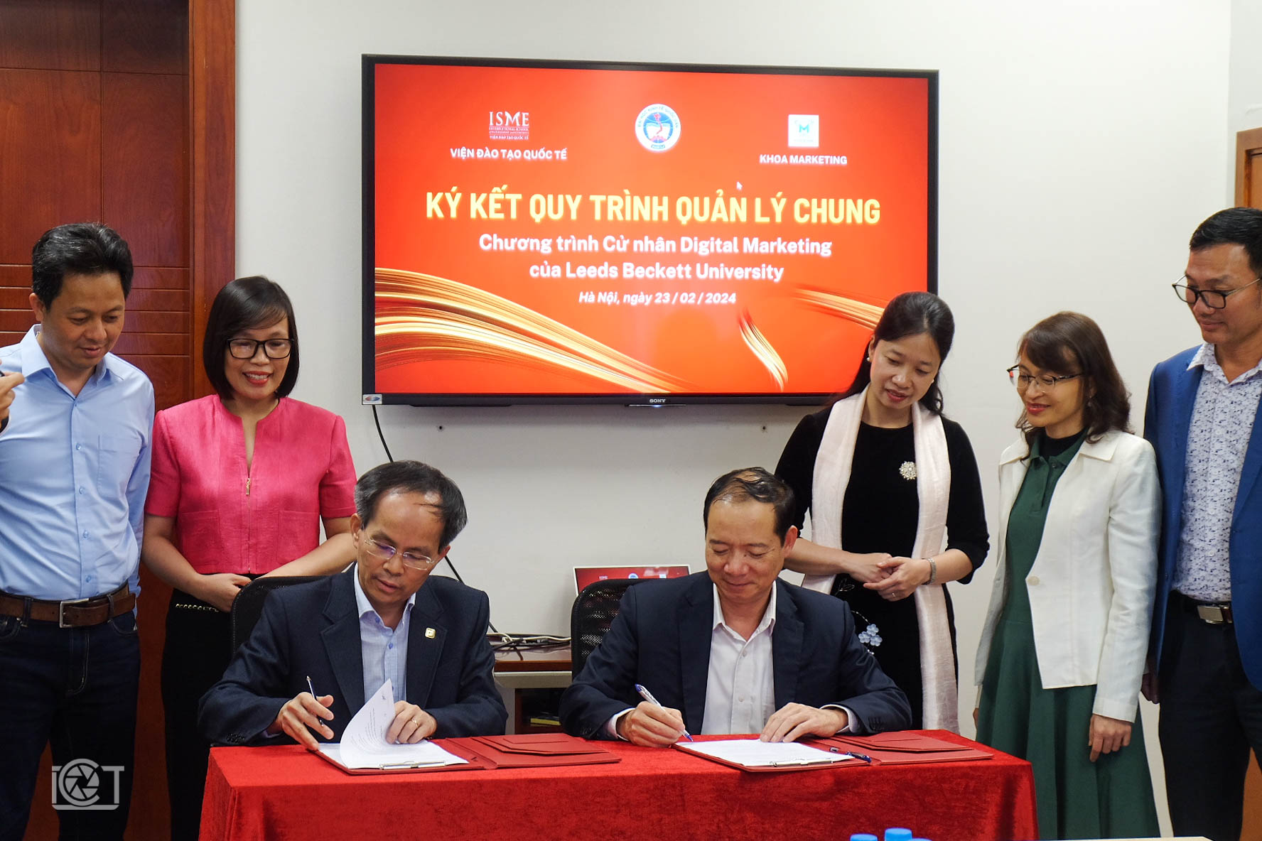 Buổi ký kết Quy trình quản lý chung Chương trình Cử nhân Digital ...