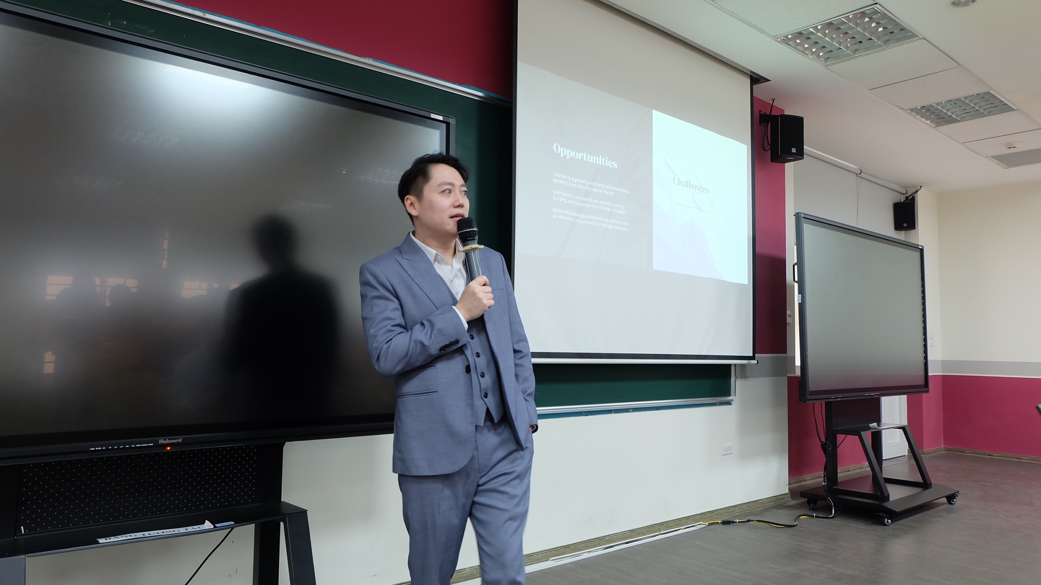 Sinh viên IBD gặp gỡ với Senior Vice President – diễn giả Nguyễn Đức ...